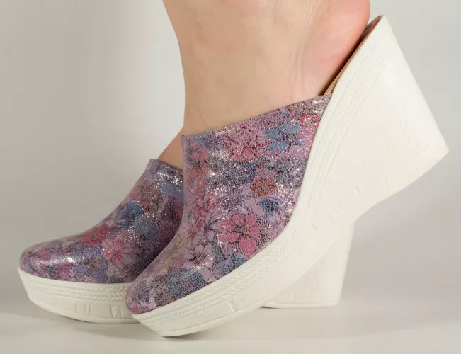 Saboti mov cu flori cu platforma piele naturala SBM5A 39 - domo.ro