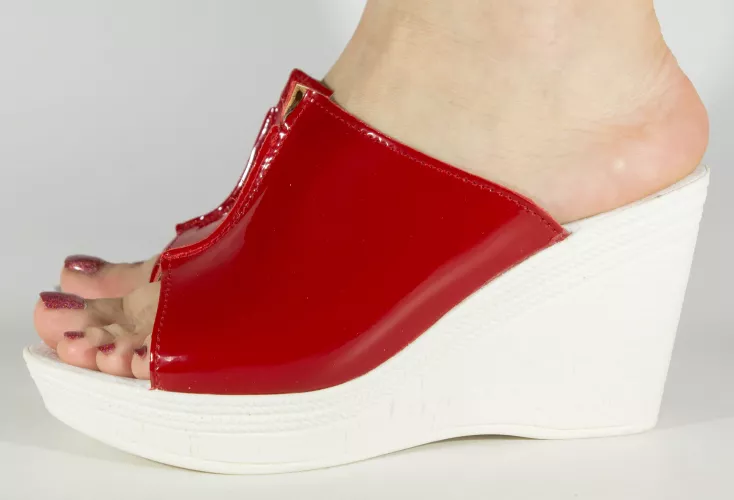 Saboti rosii lac platforma piele naturala SBM7 37