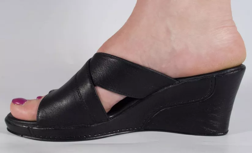 Saboti negri din piele dama cu platforma SBM1 36