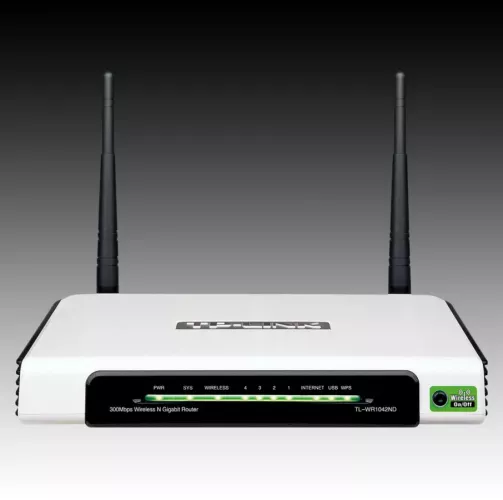 UBIQUITI Compact UniFi Cloud Gateway with a full suite of advanced ...