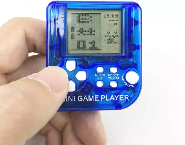Mini consola tetris retro portabila breloc 26 jocuri 99 nivele 3cm ...