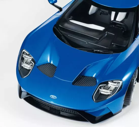 Kit de construit auto Ford GT / Lungime 20 cm / Scara 1 24 / 14+