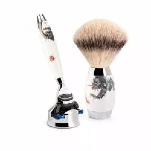 Set de barbierit cu aparat de ras Fusion si pamatuf Silvertip Badger cu ...